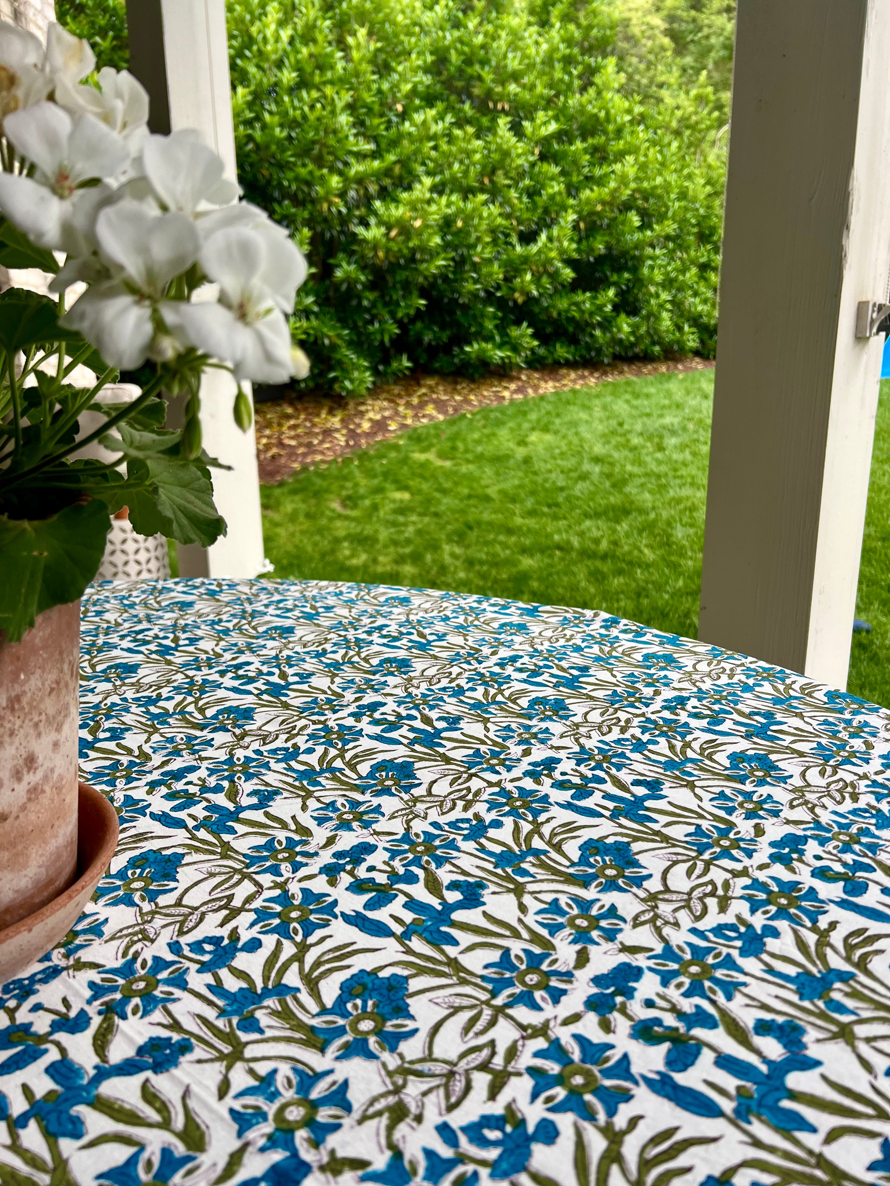 Pinwheel Tablecloth in Bluebird – Christina Dickson Home